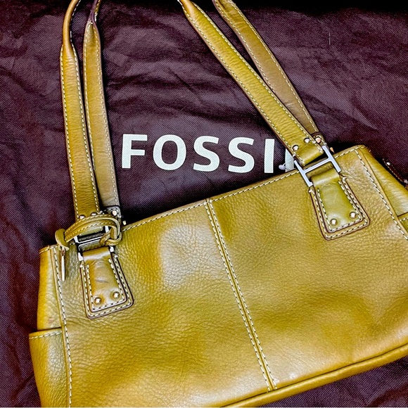 Fossil | Bags | Fossil Green Pebbled Leather Shoulder Bag | Poshmark